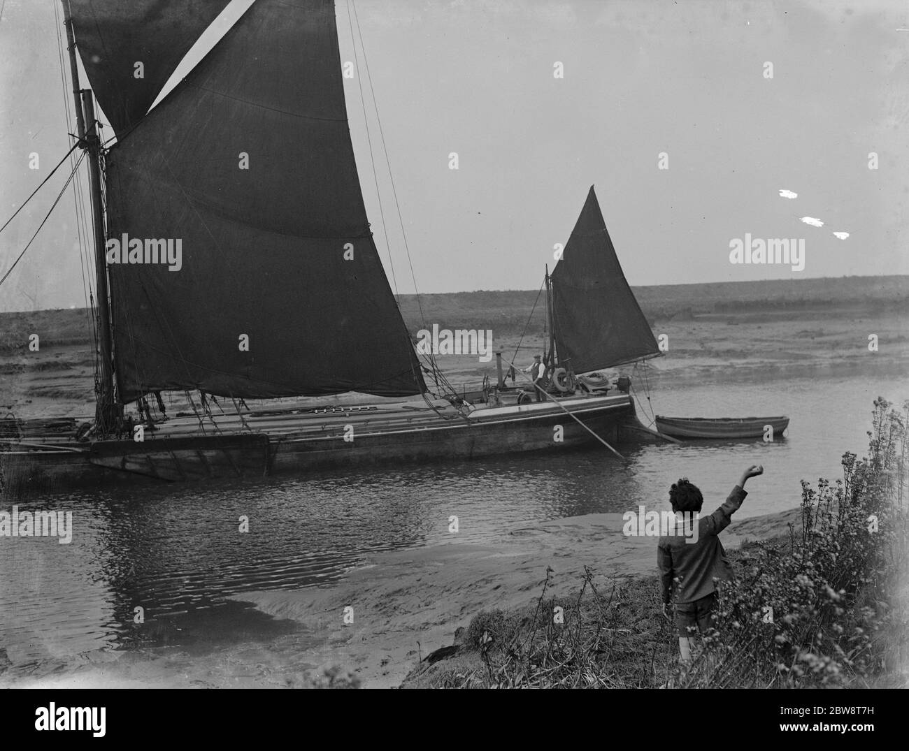 Themes Sailing barge making its way down the river at Dartford , Kent ...