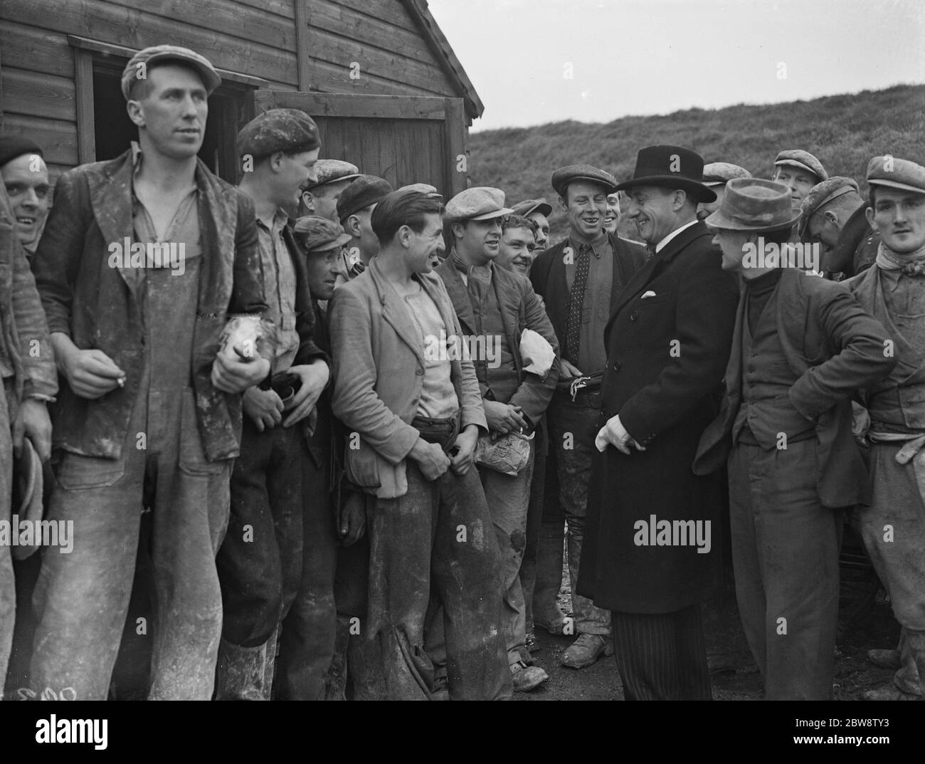 Mr leslie burgin hi-res stock photography and images - Alamy