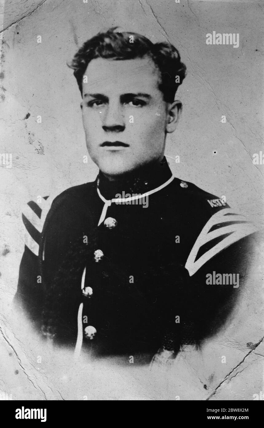 Mr uniform hi-res stock photography and images - Alamy