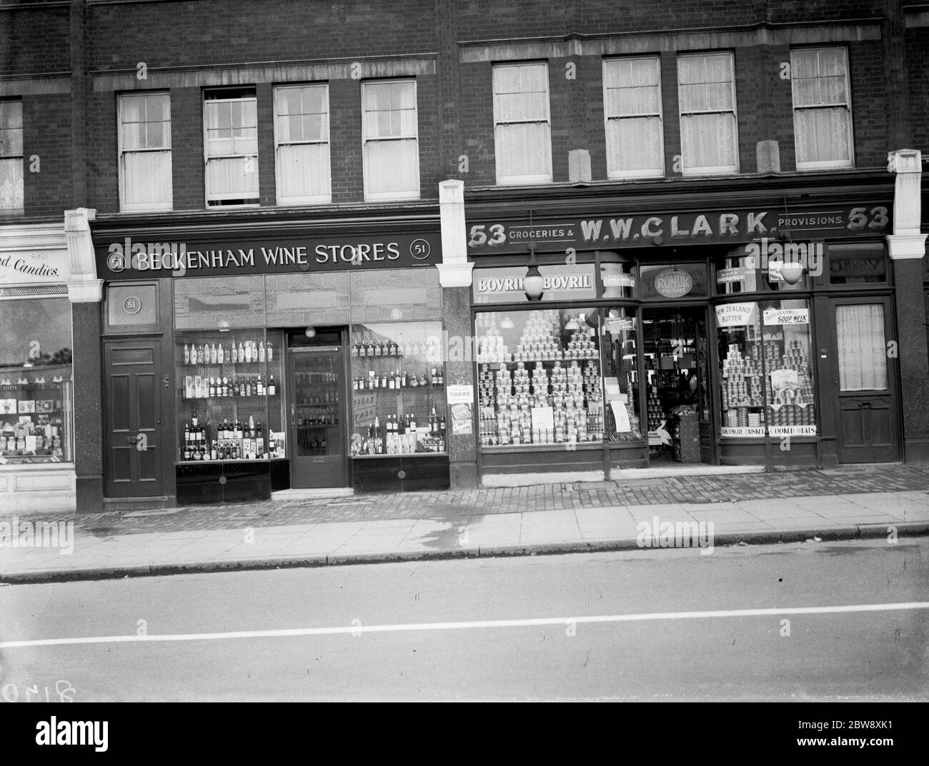 1930s shop window hi-res stock photography and images - Alamy