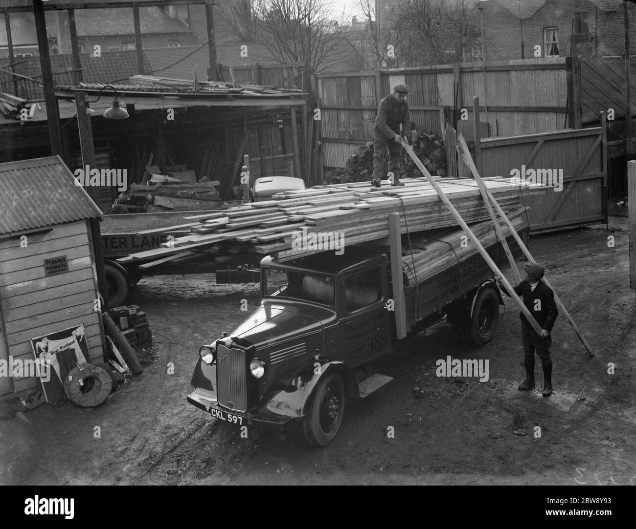 Lorry truck wood hi-res stock photography and images - Alamy