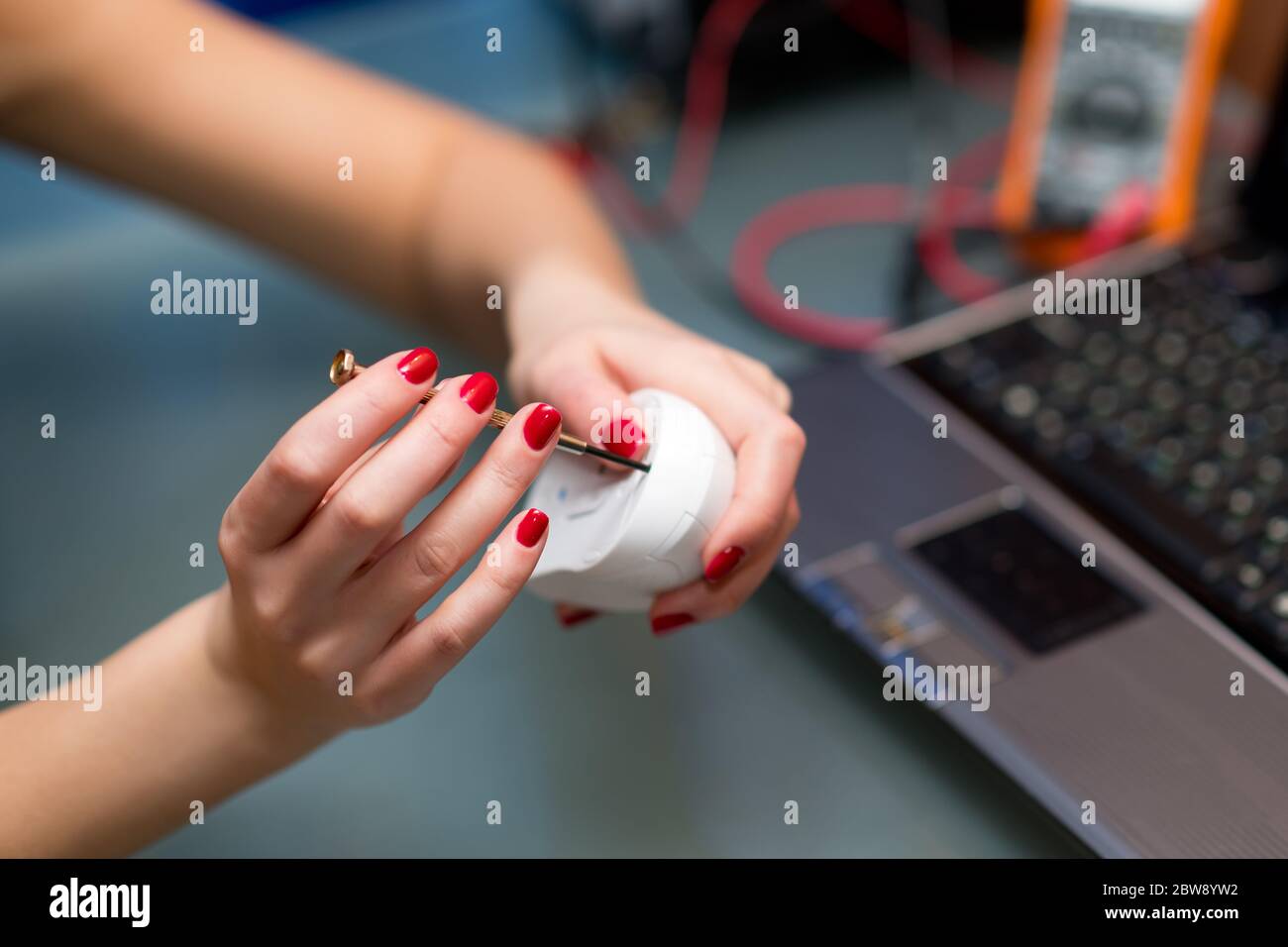 Repair mouse hi-res stock photography and images - Alamy