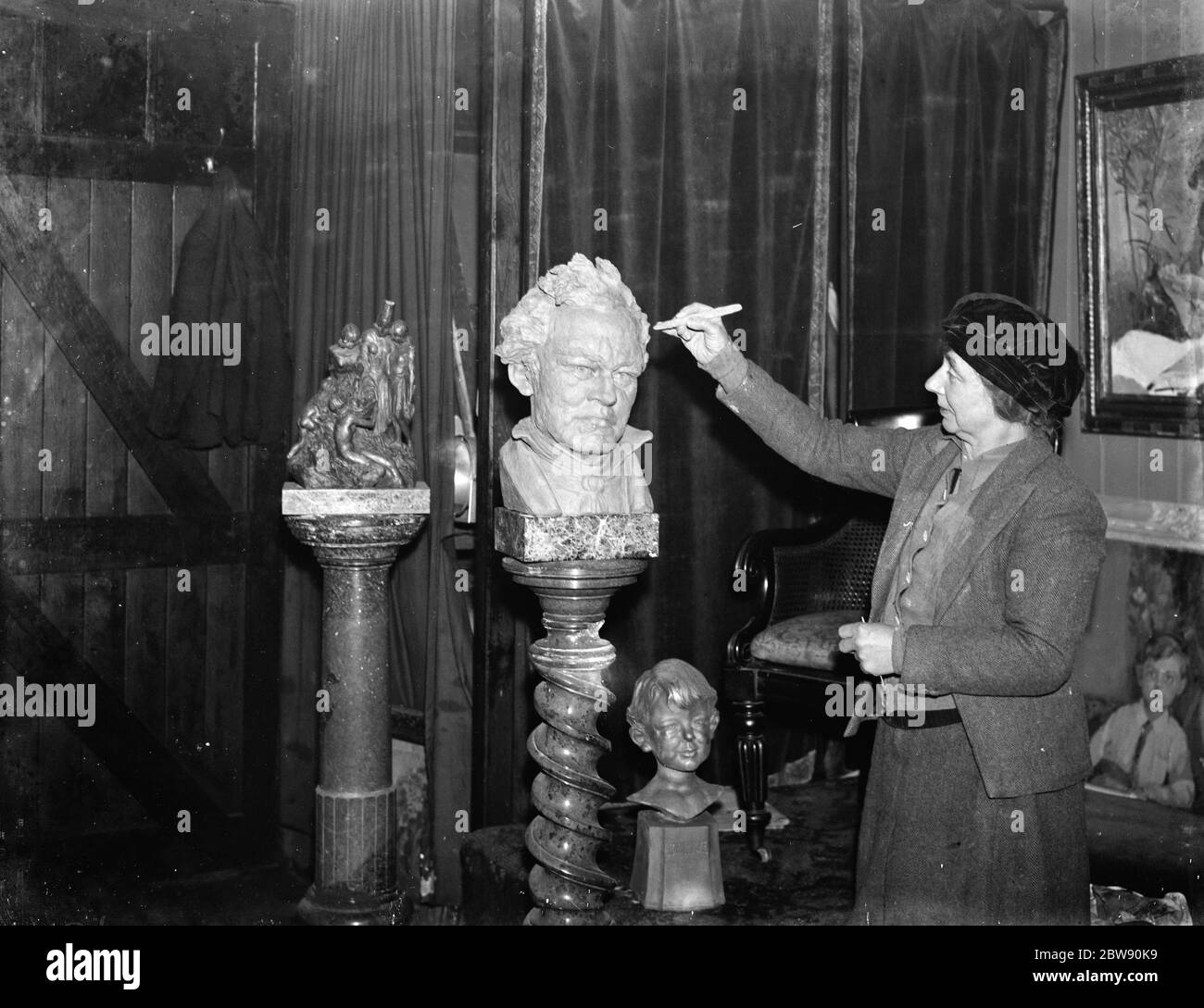 Miss Elsie at the March sculptor show in Farnborough . 1939 Stock Photo ...