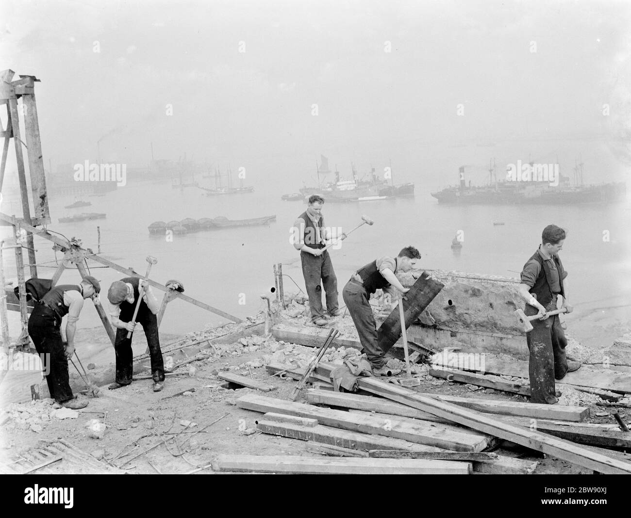 London demolition redevelopment hi-res stock photography and images - Alamy