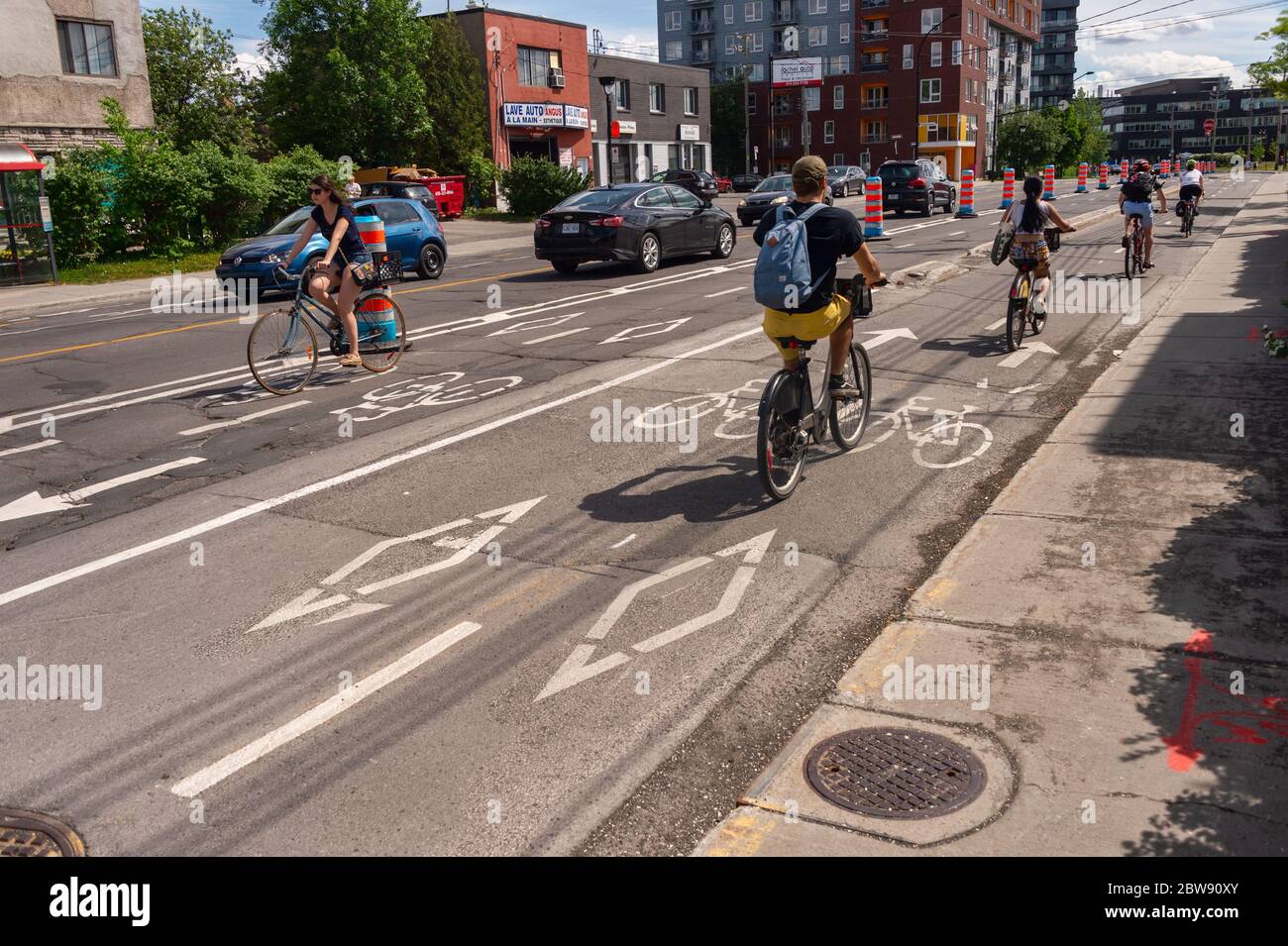 Montreal bike lanes hi-res stock photography and images - Alamy