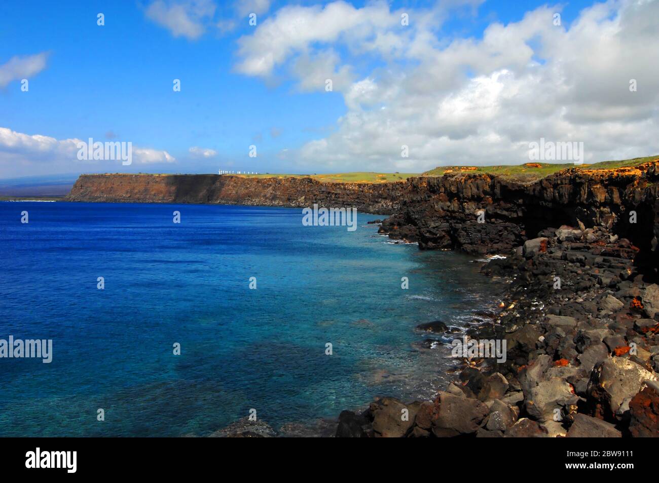 Gorgeous scenery deep blue ocean hi-res stock photography and images ...