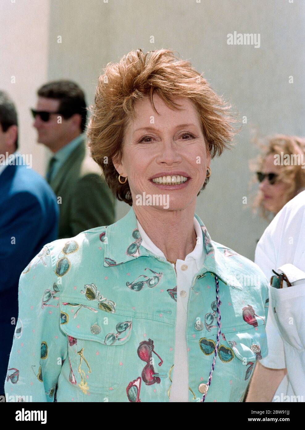 Mary tyler 1996 hi-res stock photography and images - Alamy
