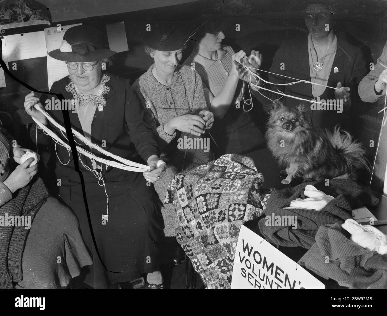 Wool winding hi-res stock photography and images - Alamy