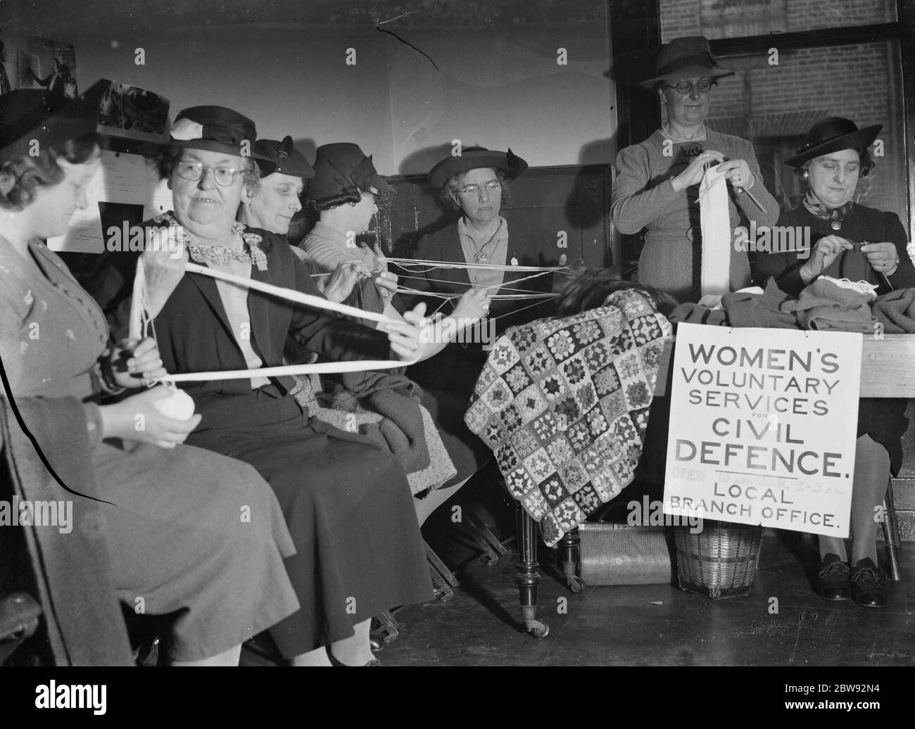 Wool winding hi-res stock photography and images - Alamy