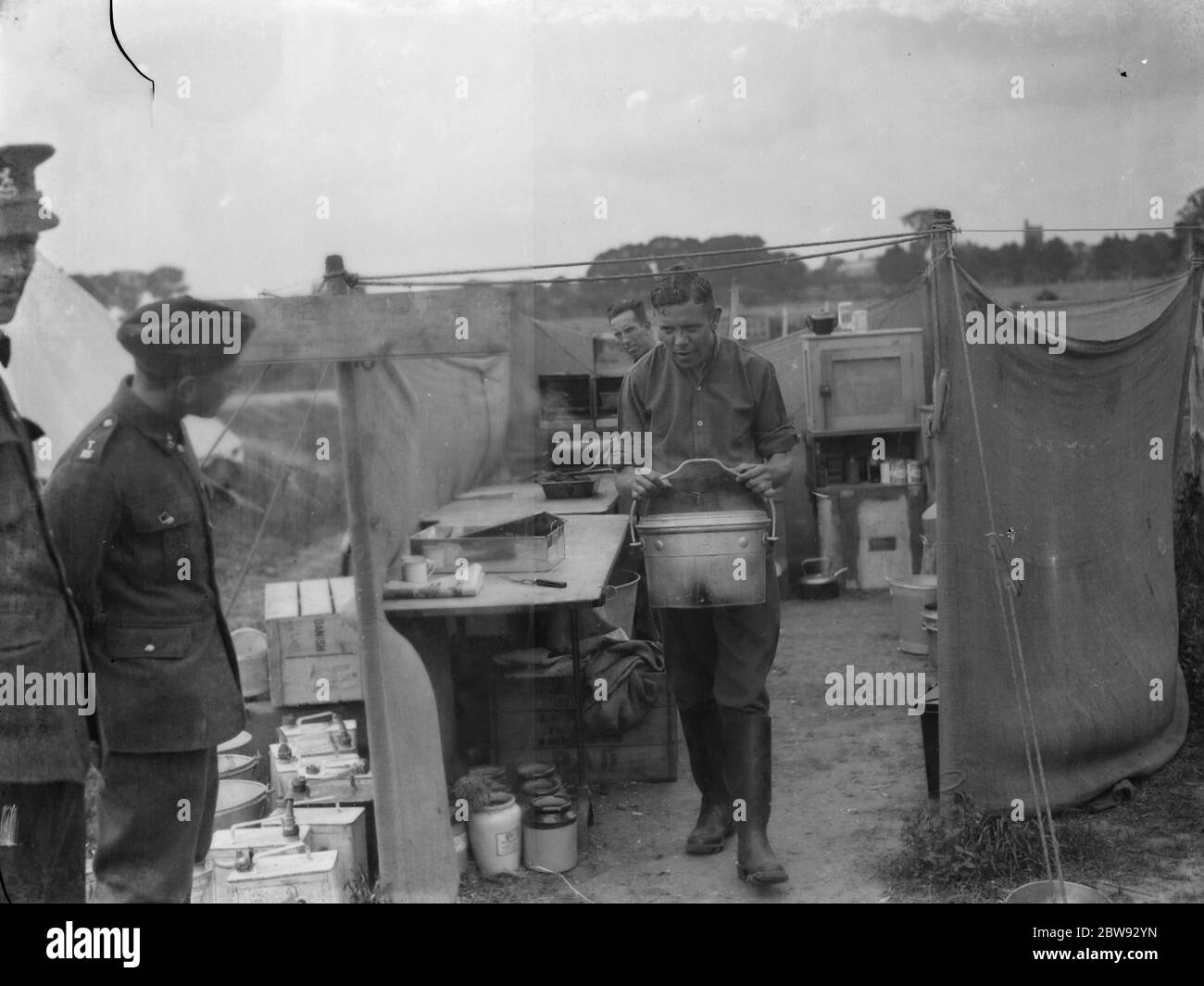 Ww2 army recruits Black and White Stock Photos & Images - Alamy