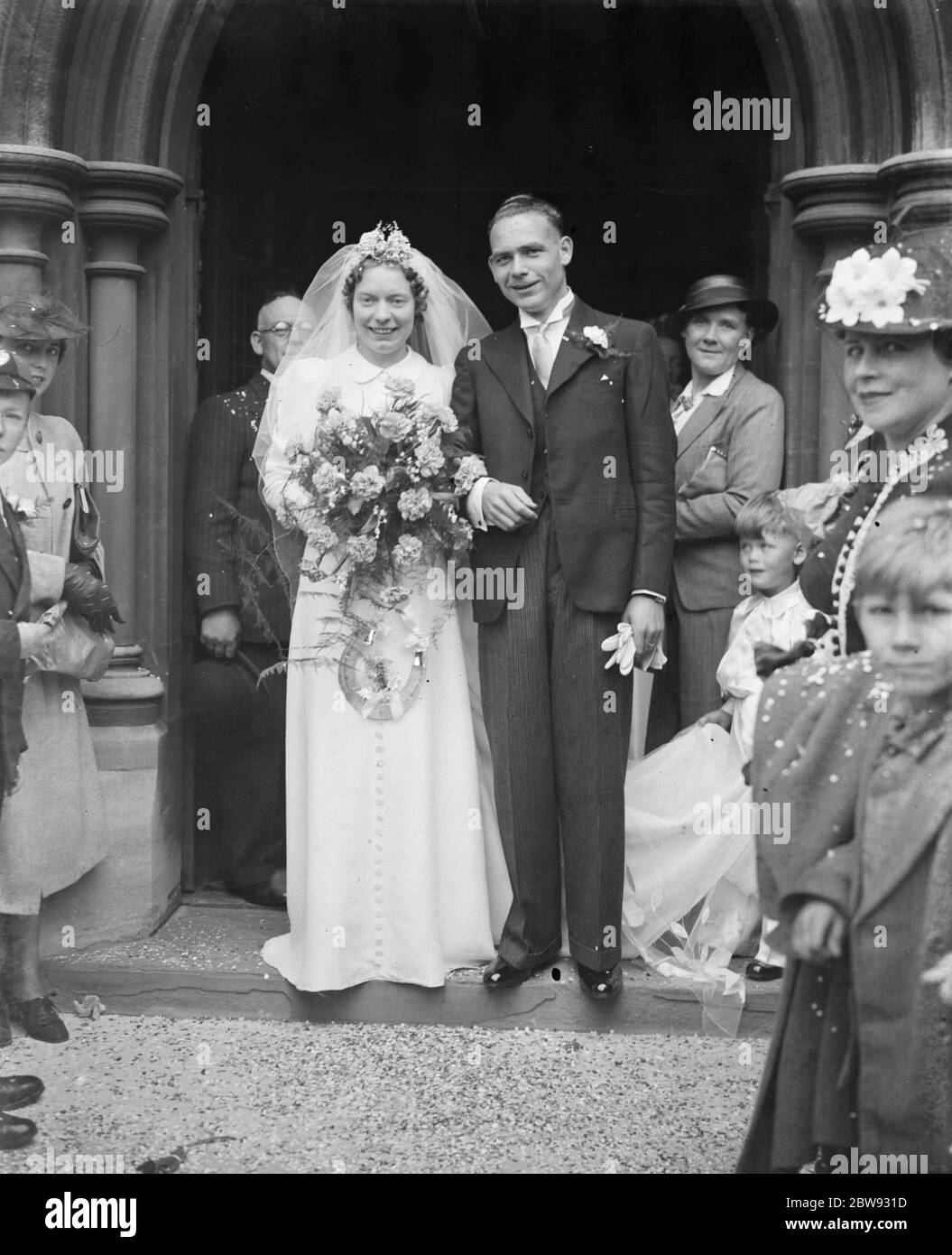 The wedding of Mr Albert Victor Phipps and Miss Ivy Florence Morgan in ...
