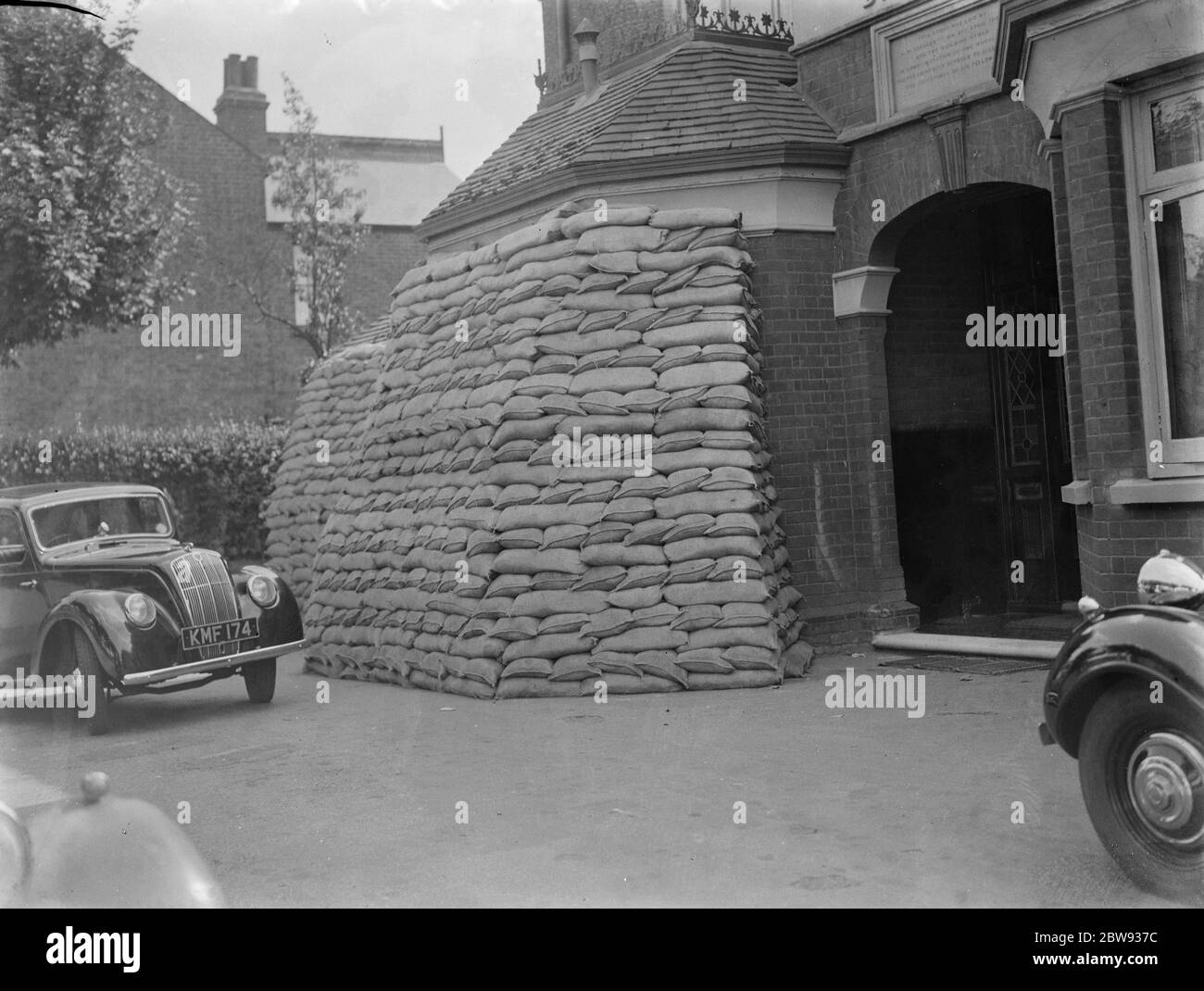 Sandbag protection for Livingstone Hospital at Gravesend , Kent . 1939 ...