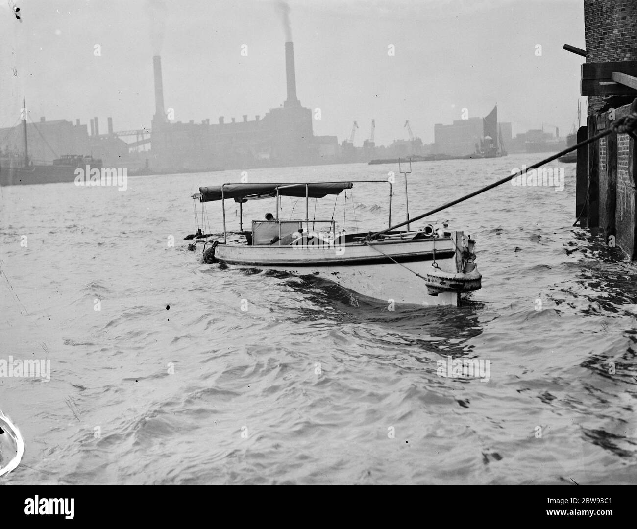 The motor launch Daphne swamped following a collision on the River ...