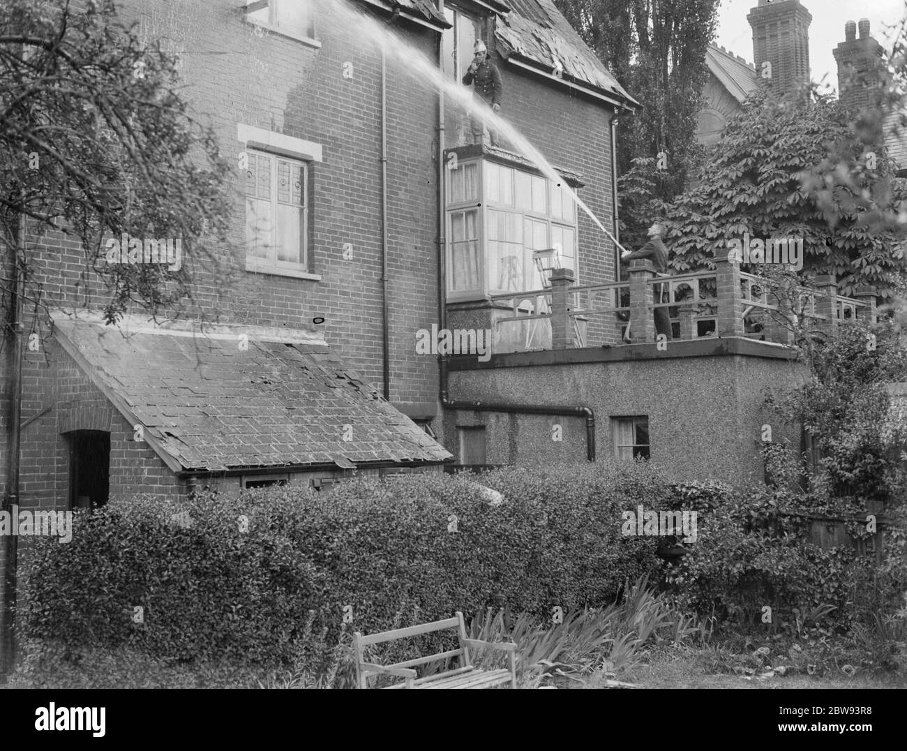 Fire fighter in uniform hi-res stock photography and images - Alamy