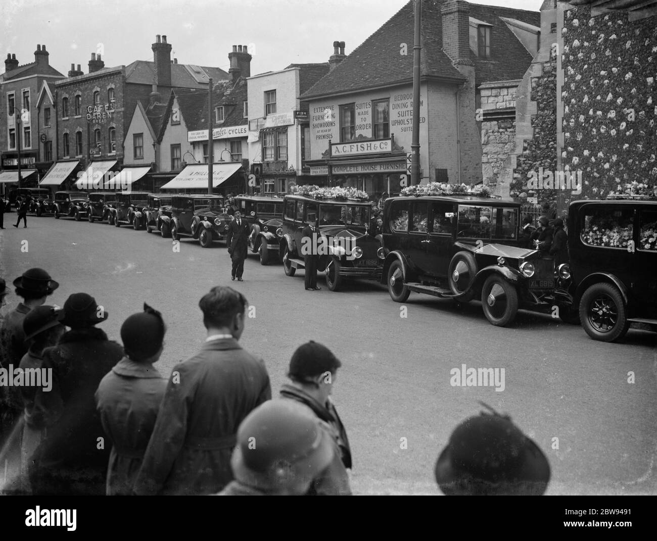 1930 funeral procession hi-res stock photography and images - Alamy