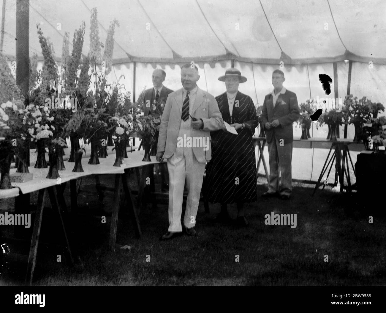 Kent garden show Black and White Stock Photos & Images - Alamy