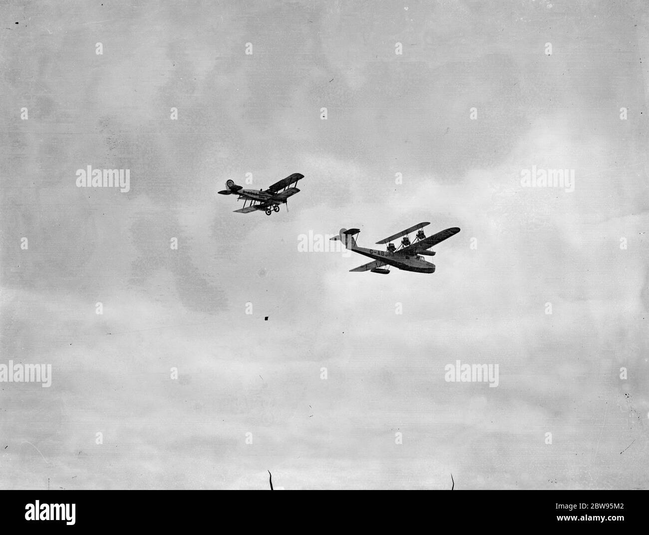 Mrs Victor Bruce breaks British Air Endurance Record . The Saro A.21 ...