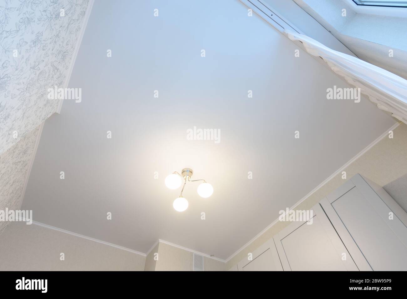 Stretch classic white matte ceiling in the interior of the kitchen ...