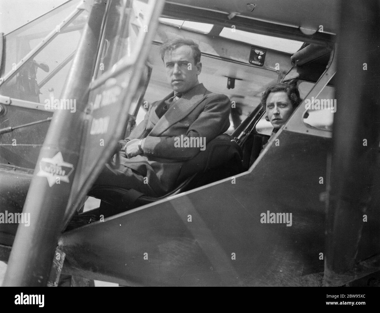 Amy Johnson and Milhiem in plane . 16 May 1932 Stock Photo - Alamy