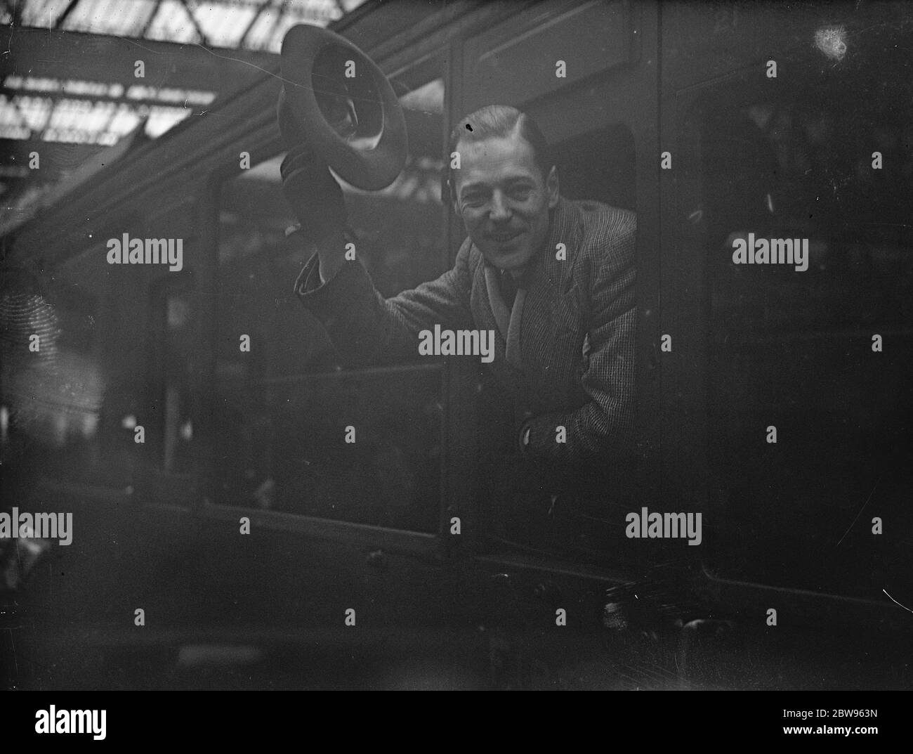 Pat Aherne the actor leaves for the USA . 29 November 1932 Stock Photo ...