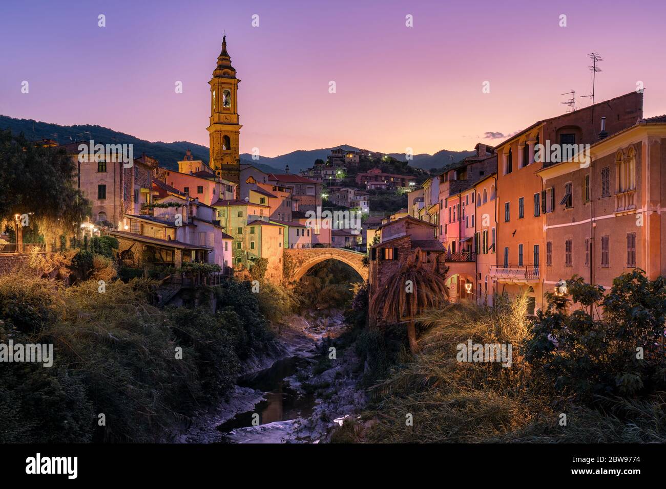 Riviera ligure hi-res stock photography and images - Alamy