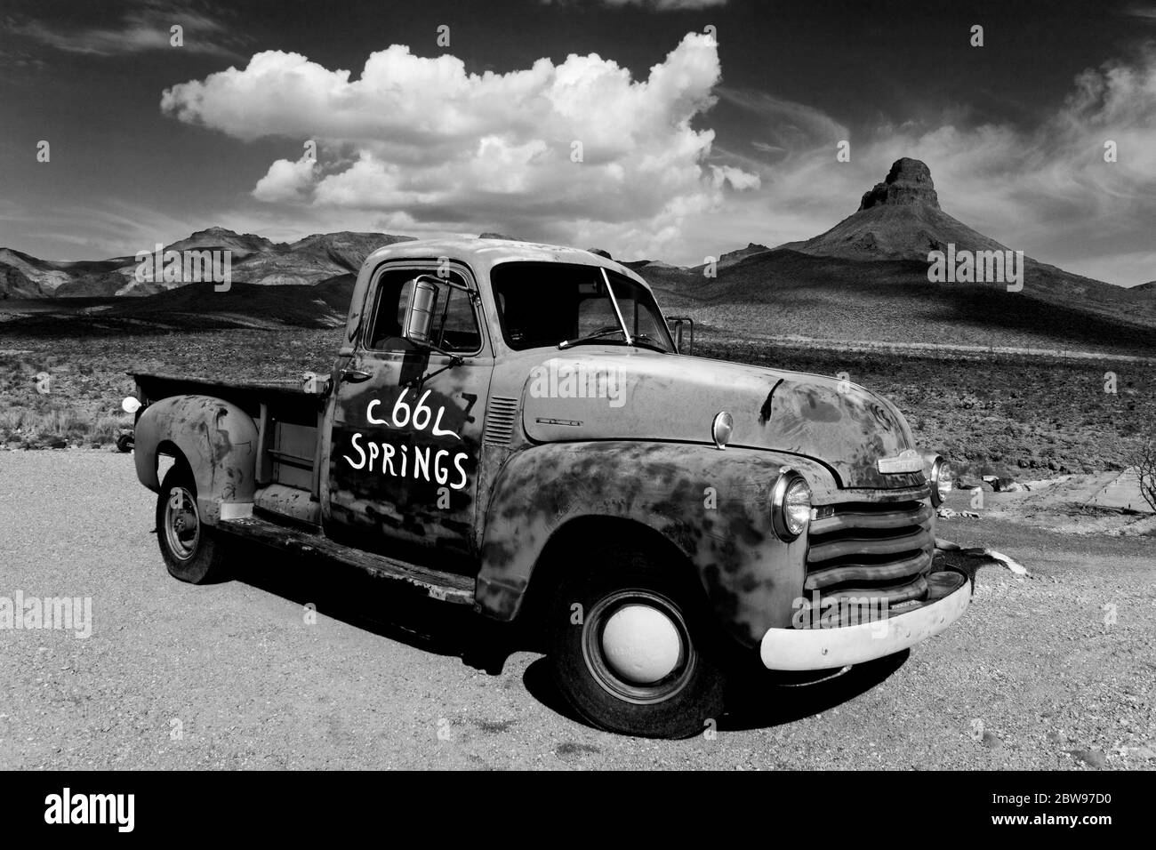 Old Truck, Historic Cool Springs Gas Station, Route 66, Arizona, USA ...