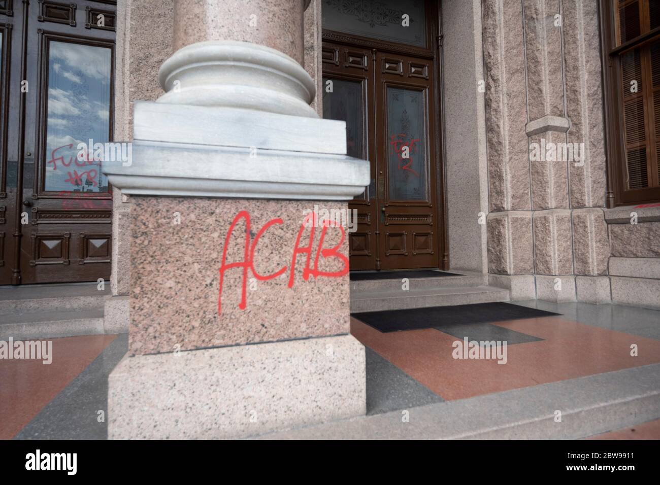 Graffiti against racism hi-res stock photography and images - Alamy