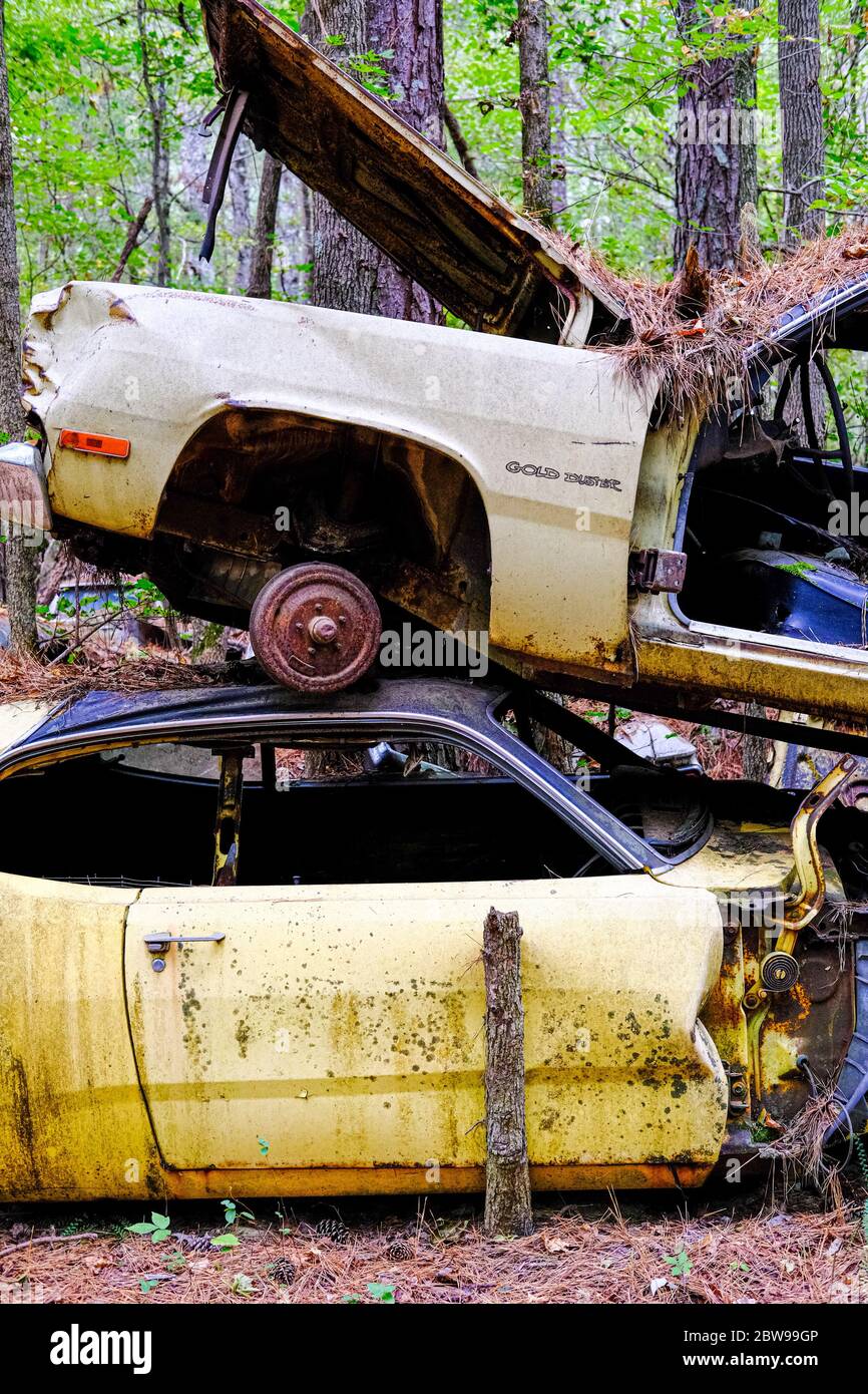 Broken up cars hi-res stock photography and images - Alamy