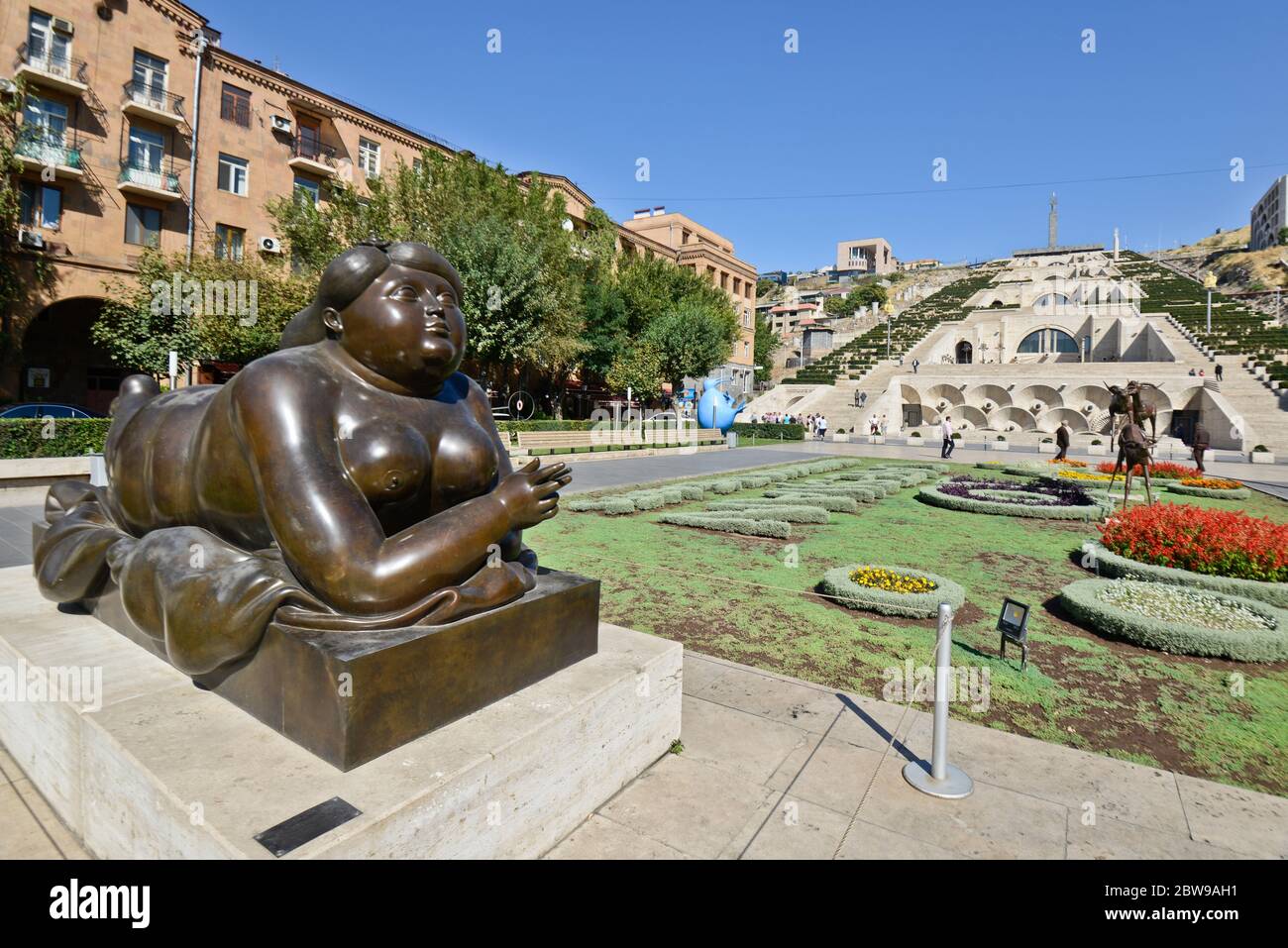 "Mujer Fumando un Cigarrillo" (Woman smoking a cigarette), by Fernando ...