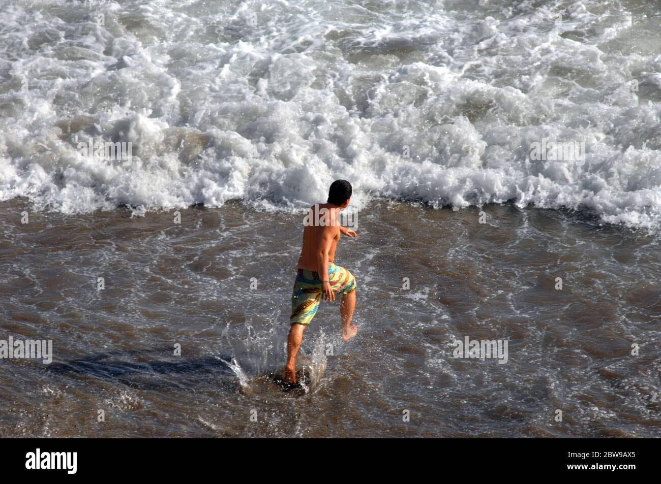 Hopping waves hi-res stock photography and images - Alamy