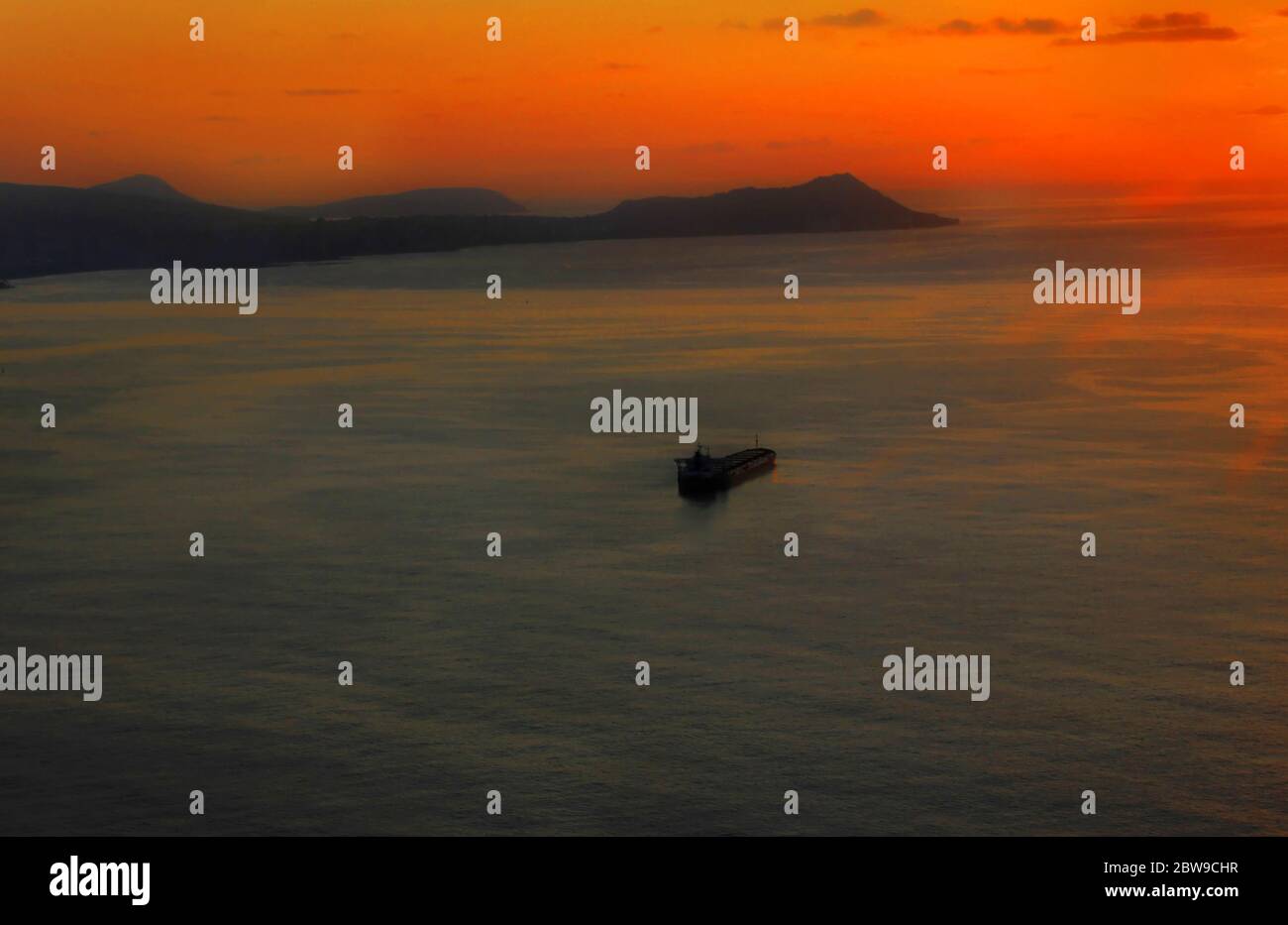 Dawn view diamond head flying hi-res stock photography and images - Alamy