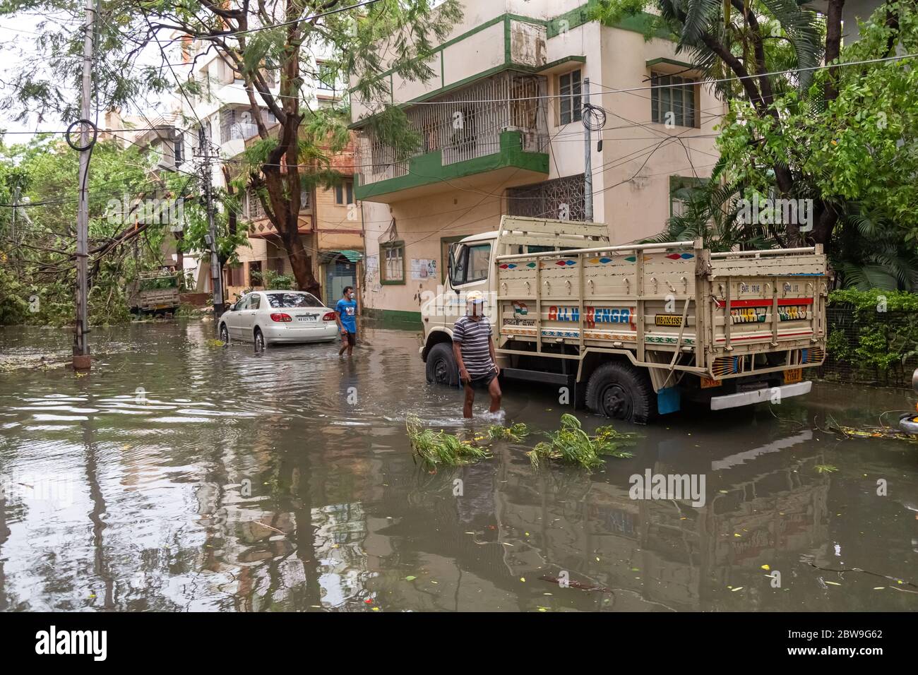 India cyclone damage hi-res stock photography and images - Alamy