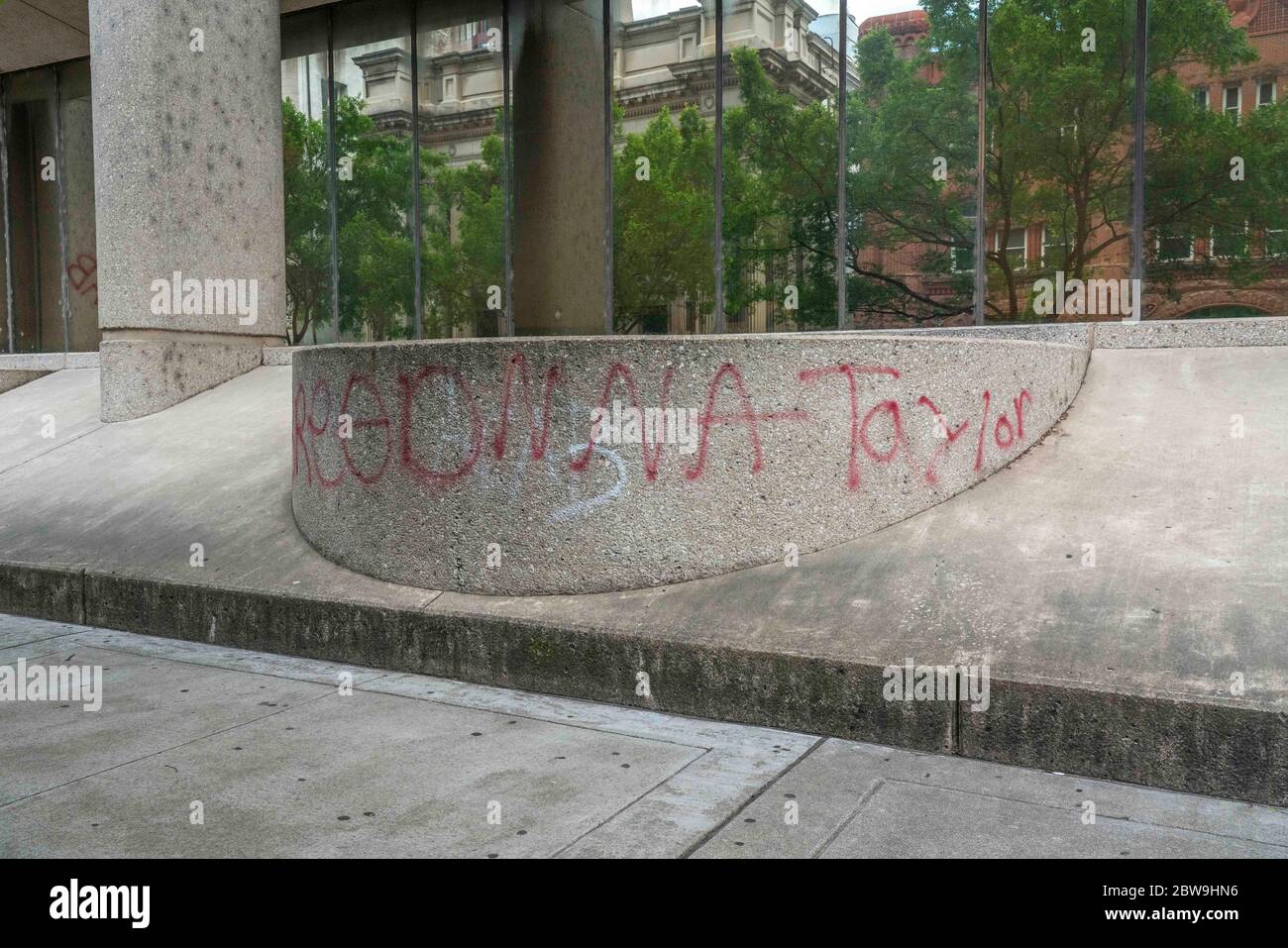Graffiti on no entry street hi-res stock photography and images - Alamy
