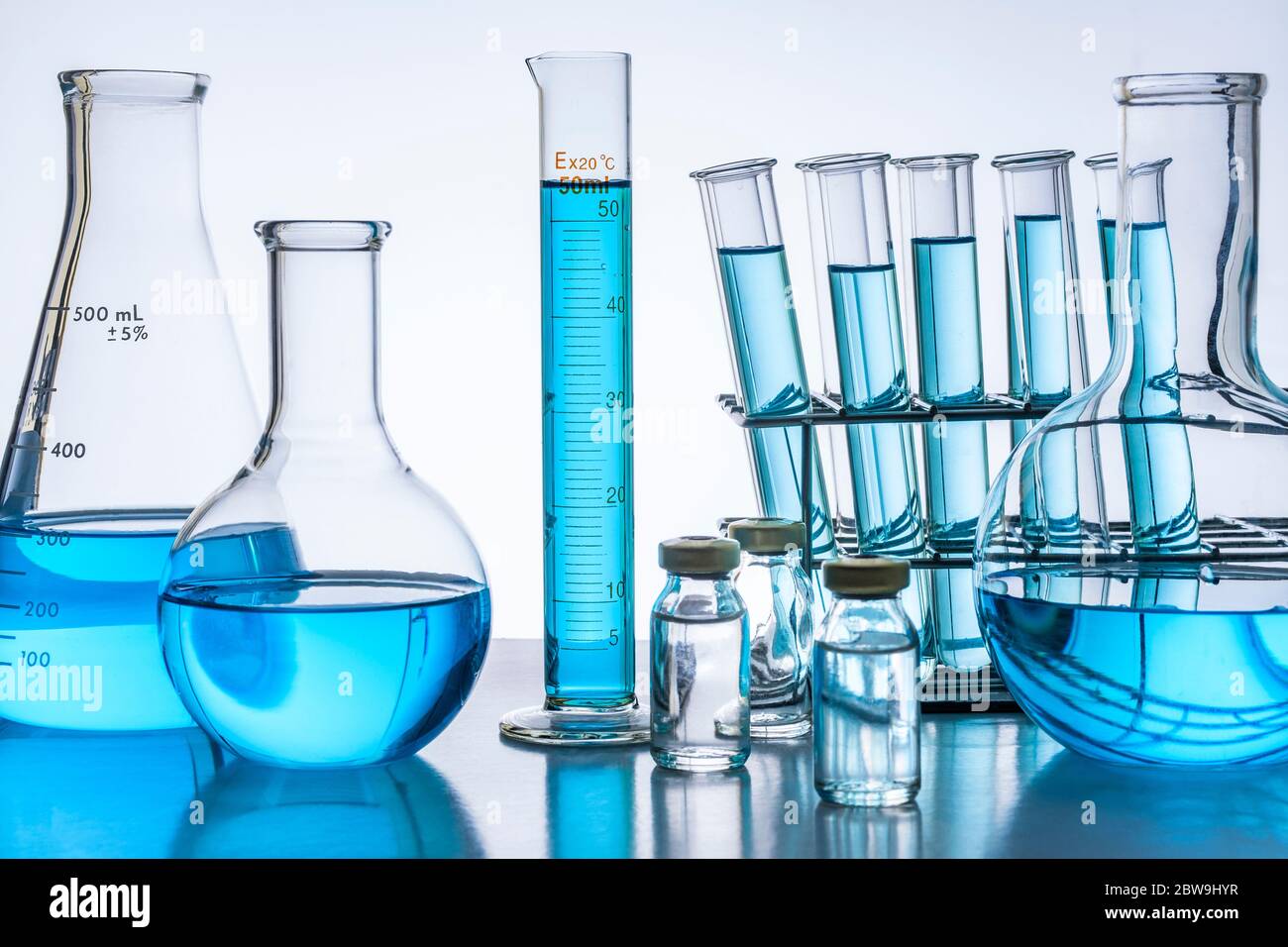 Test tube rack blue liquid hi-res stock photography and images - Alamy