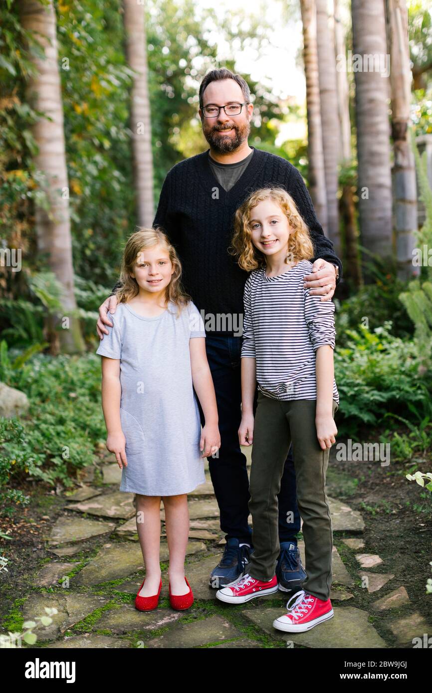 Father daughter looking camera hi-res stock photography and images - Alamy