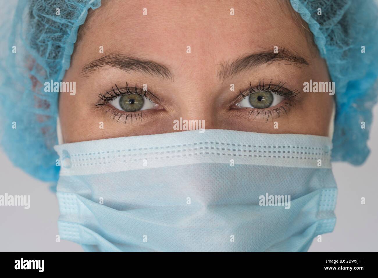 Doctor nurse in safety mask hi-res stock photography and images - Alamy