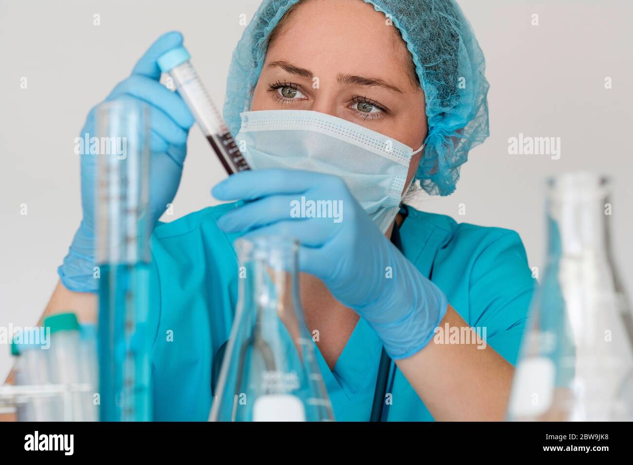Surgical blood face hi-res stock photography and images - Alamy