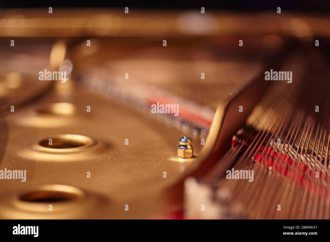Piano strings hi-res stock photography and images - Alamy