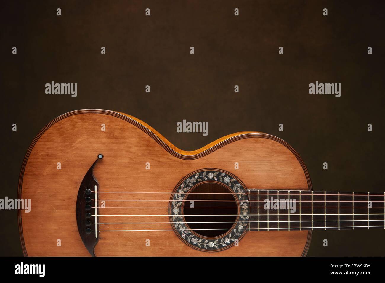 Horizontal guitar hi-res stock photography and images - Alamy
