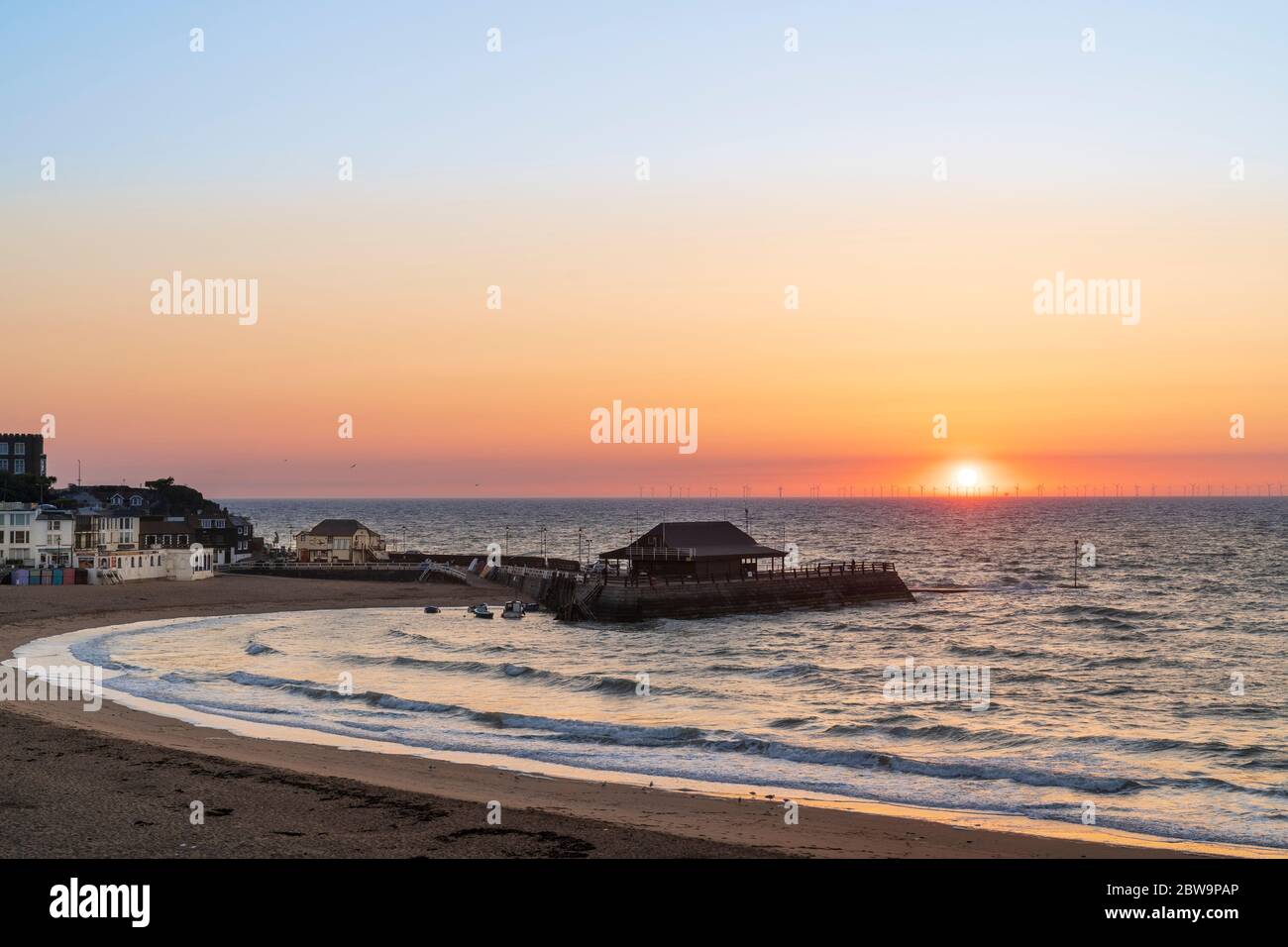 Broadstairs harbour with bleak house hi-res stock photography and ...
