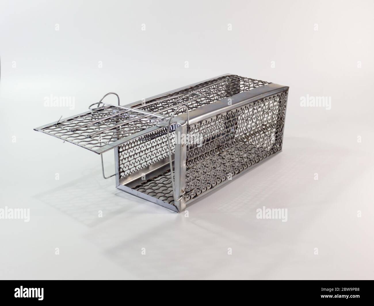 White mice cage hi-res stock photography and images - Alamy
