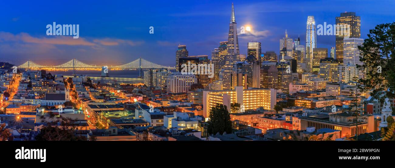 San Francisco city skyline panorama at sunset with downtown skyline ...