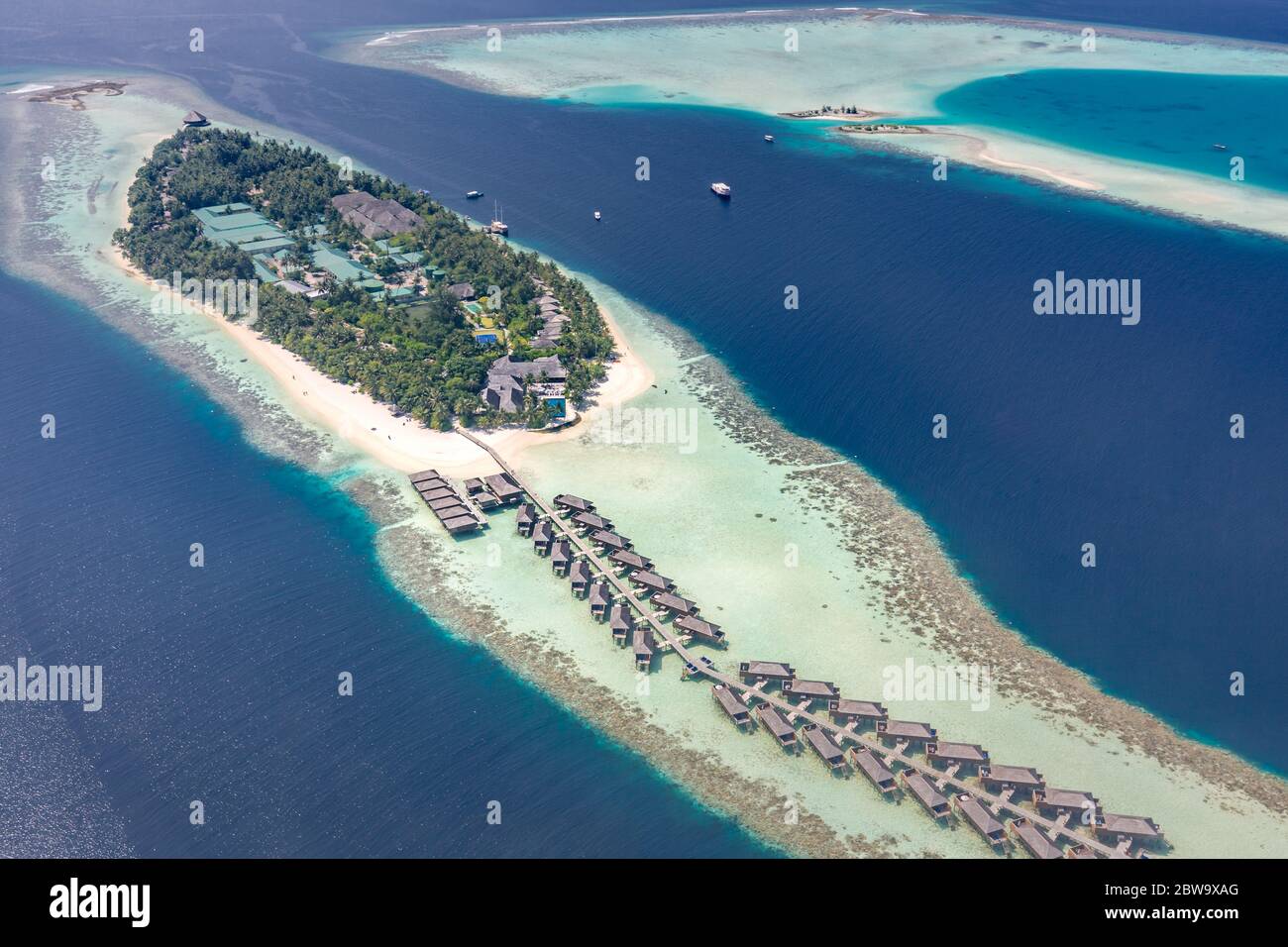 Aerial view of coral islands hi-res stock photography and images - Alamy