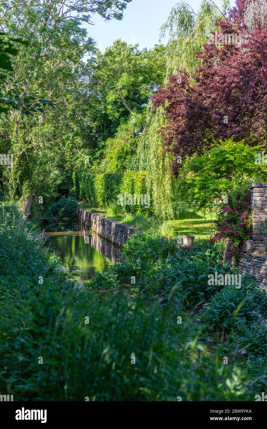 Kemble thames bridge hi-res stock photography and images - Alamy
