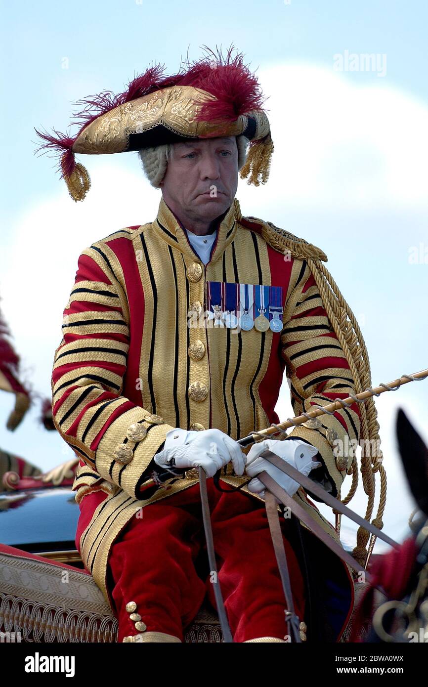 The queens state coach royal mews hi-res stock photography and images ...