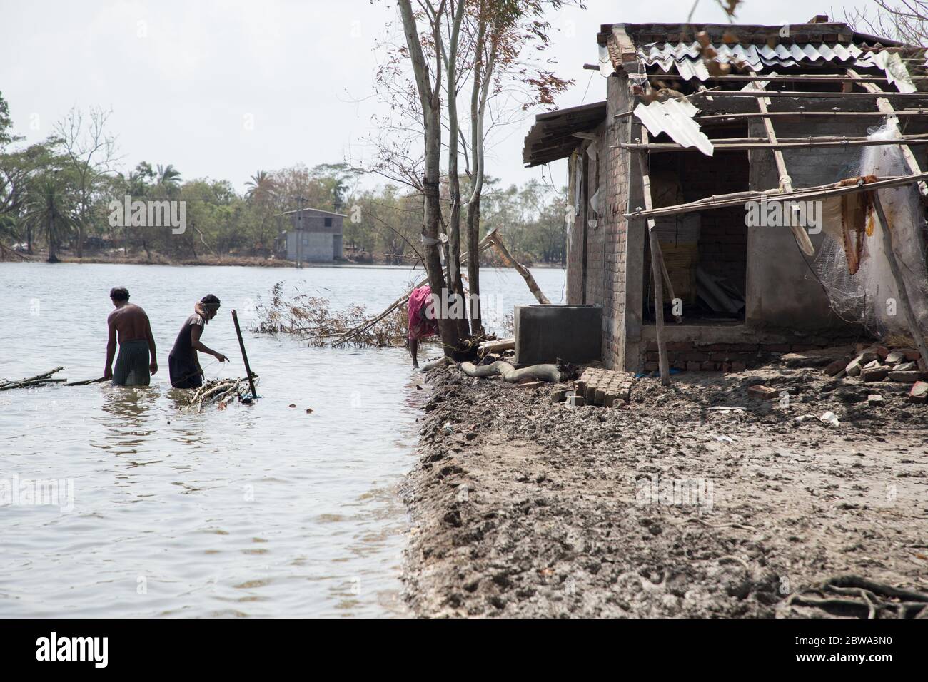 Canning, India. 29th May, 2020. Villagers are still now facing a lot of ...