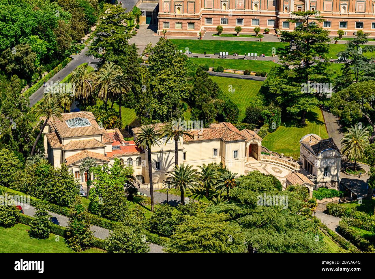 Luxurious villa hi-res stock photography and images - Alamy