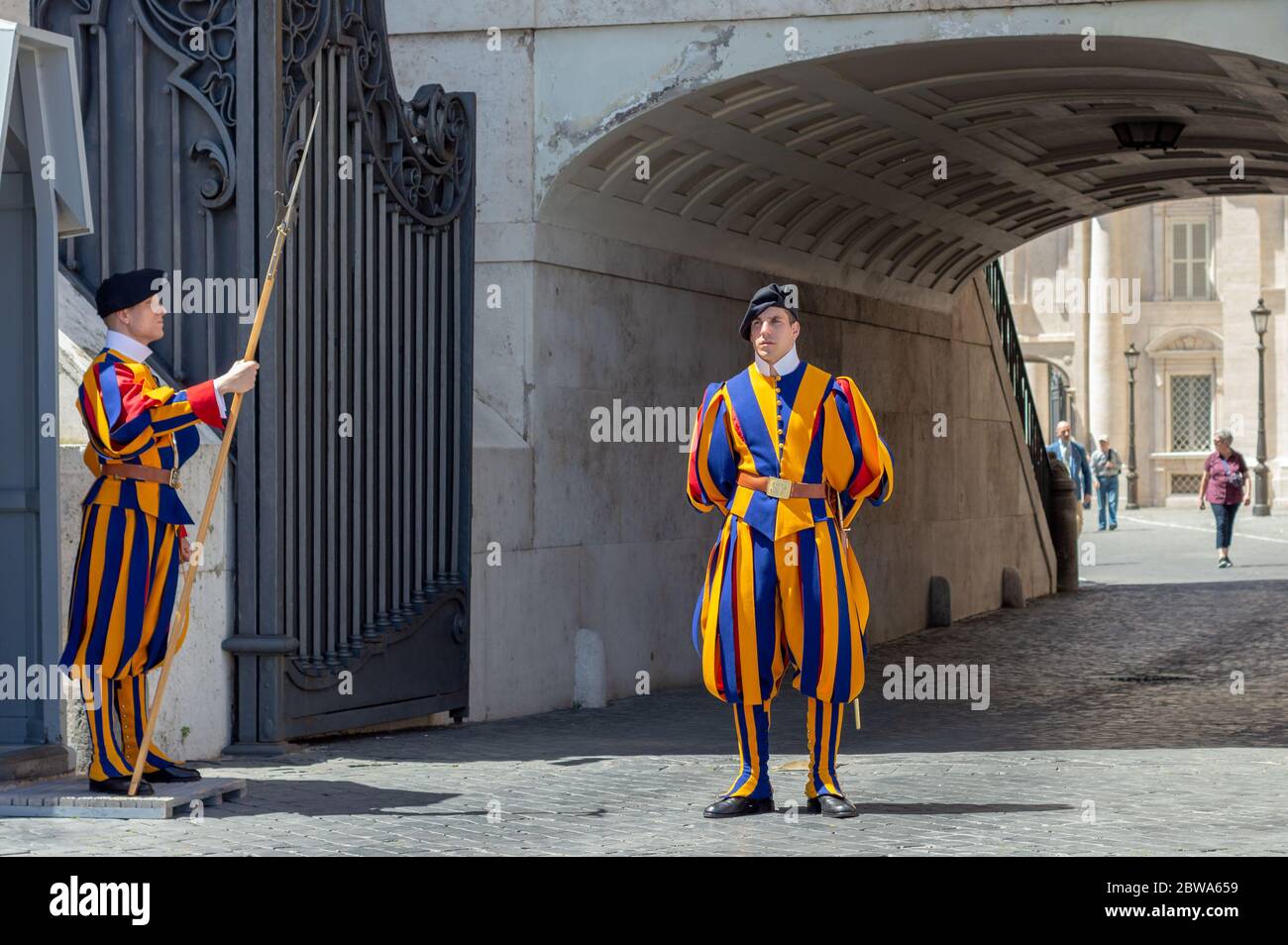 Swiss guard in traditional uniform hi-res stock photography and images ...