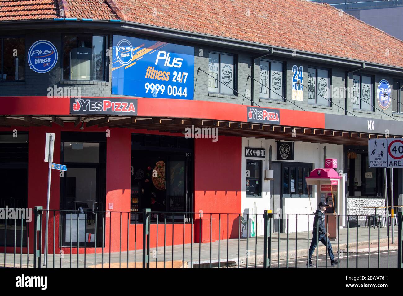 24 hour pizza hi-res stock photography and images - Alamy