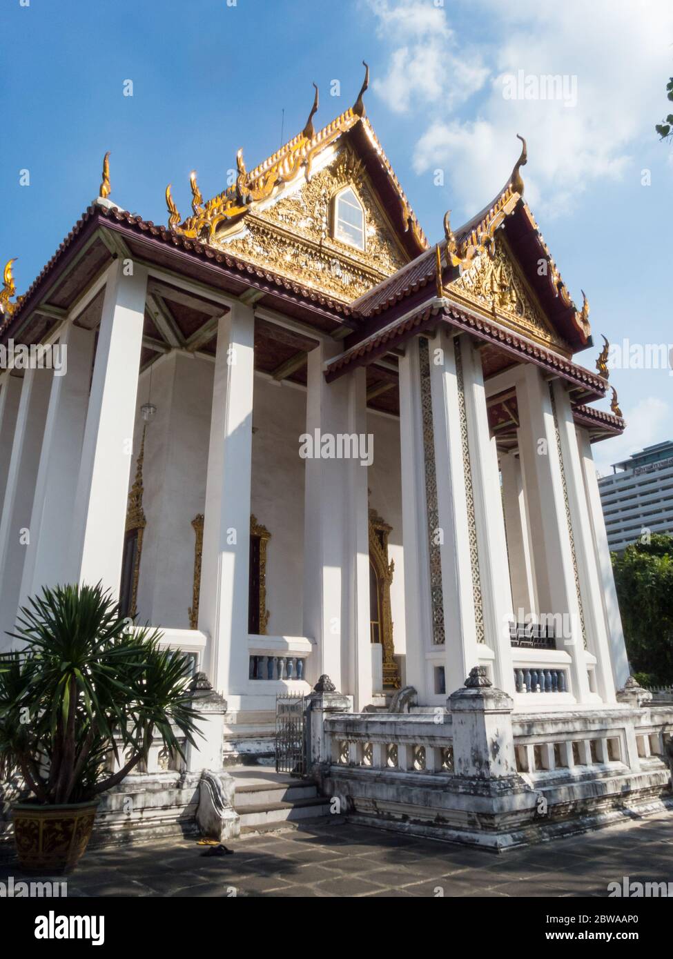 Wat Pathum wanaram Ratchaworawihan temple in Bangkok thailand Stock ...